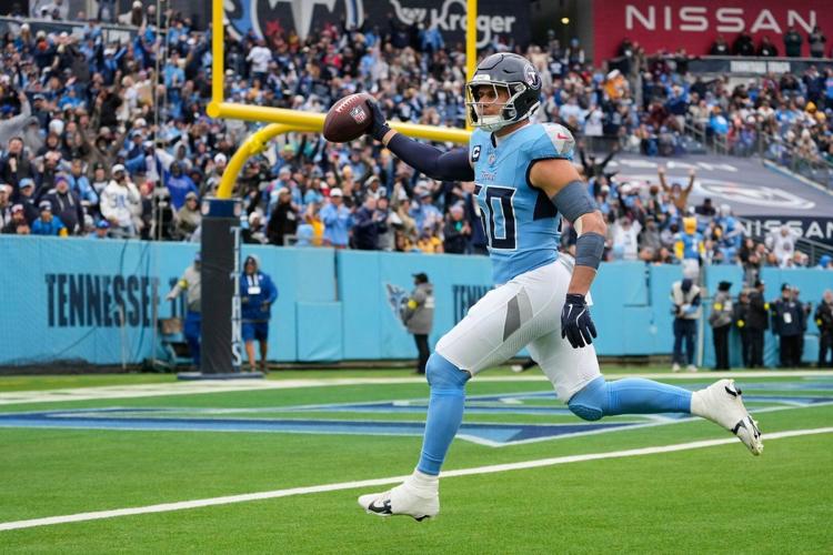 Tennessee Titans tied for NFL's worst record at 1-8 at midpoint of season