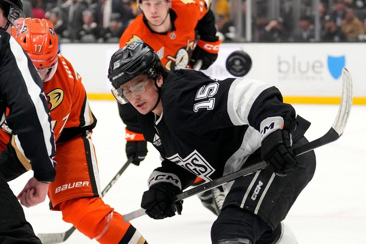 Beckett Sennecke, Mason McTavish score in shootout to lead Ducks past ...