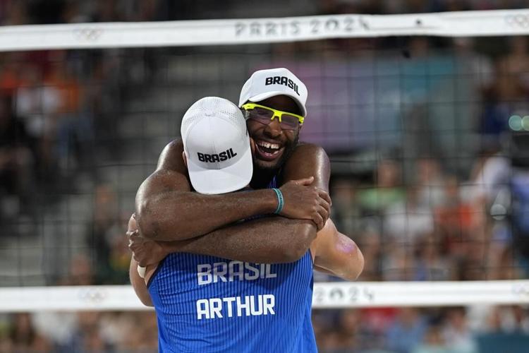 Americans Hughes and Cheng advance to quarterfinals in Paris Olympics ...