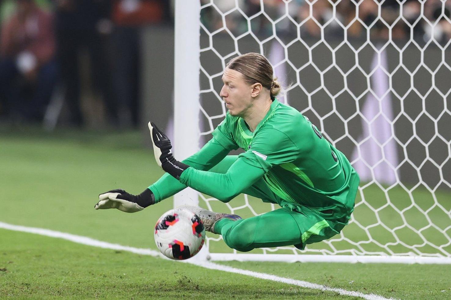 PSG goalkeeper Safonov has fractured hand after penalty shootout heroics