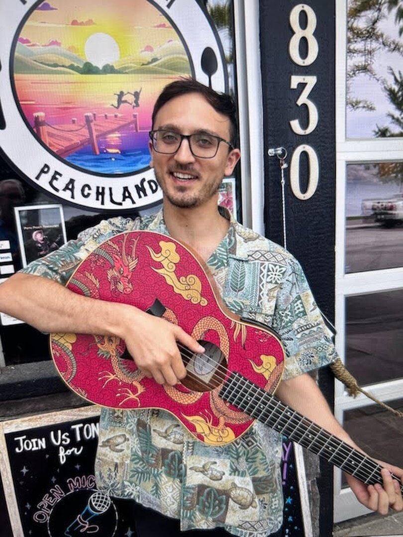 Open mic brings Peachlanders together for music and connection