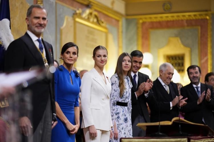 Spain's Crown Princess Leonor turns 18 and is feted as the future queen ...