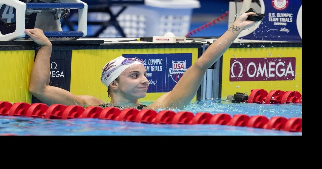Regan Smith sets a world record in the 100 backstroke at the U.S ...