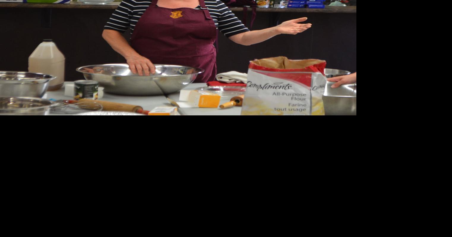 Rookie pie bakers learn the ropes in Rockton