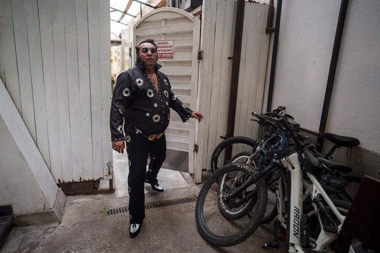 Don’t Be Cruel: Photos of a Roma performer fighting discrimination, one ...