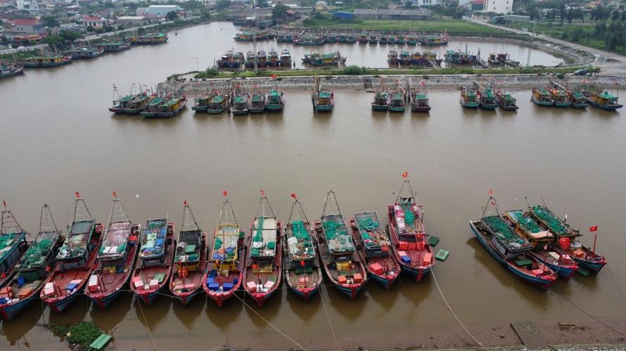 Vietnam races to prepare for Typhoon Wipha as Philippines suffers storm deaths