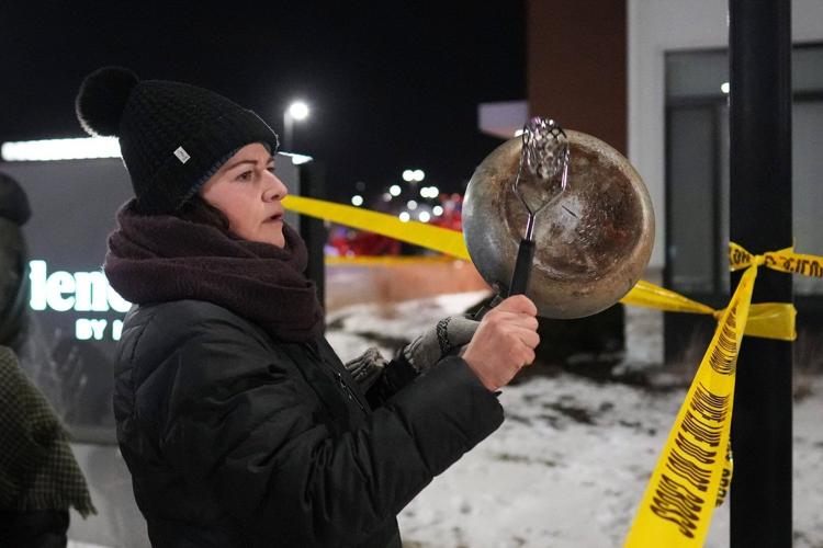 A shadow network in Minneapolis defies ICE and protects immigrants
