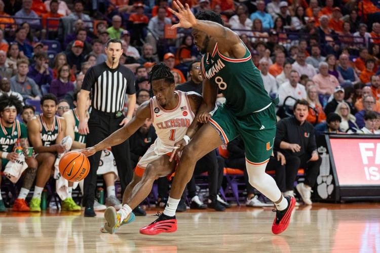 Carter Welling scores 18 as No. 22 Clemson wins its ninth straight with ...