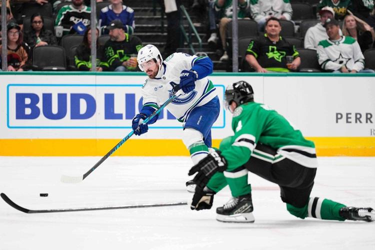 Max Sasson scores last of Vancouver's 3 quick goals, Canucks rally to ...