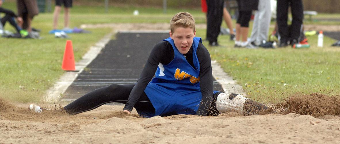 Dundas Valley Gryphons take team title at Hamilton high school track meet