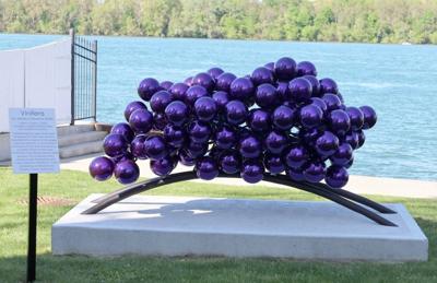 New giant riverfront grape sculpture in NOTL