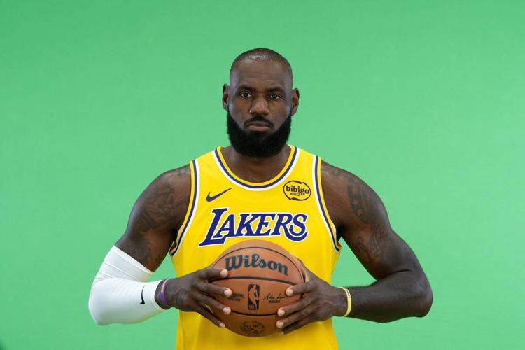 LeBron misses Lakers' first practice of training camp due to minor ...