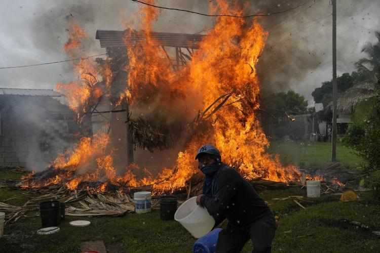Protesters and police clash in eastern Panama