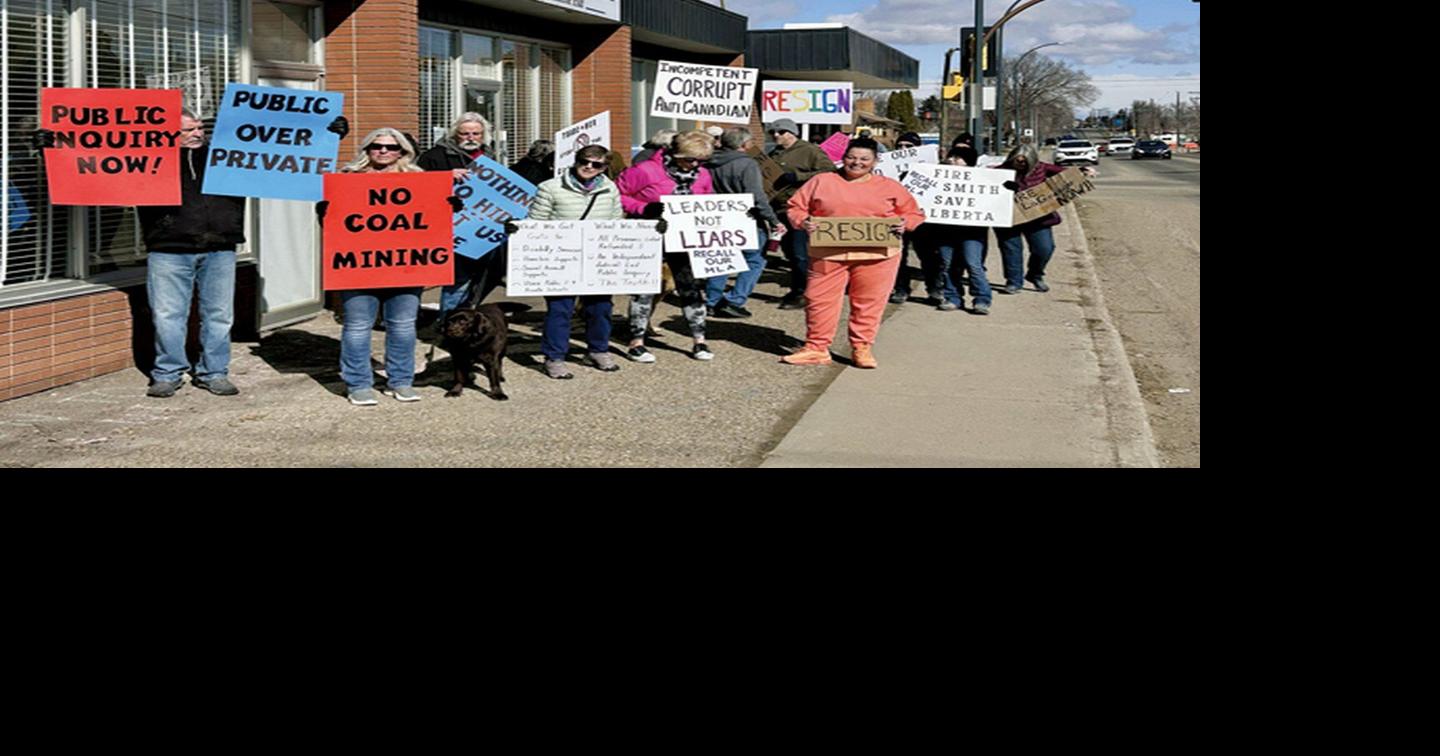 NDP MLA visits weekly protest outside Smith’s office