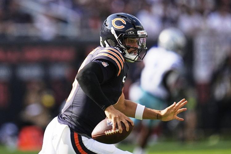 Caleb Williams ties career high with 4 TD passes, Ben Johnson gets 1st ...