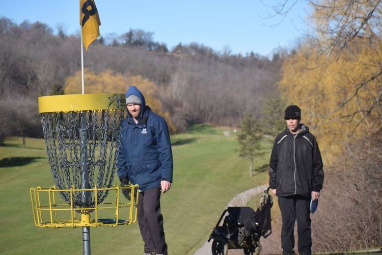 Try disc golf at Hamilton's King's Forest Golf Club