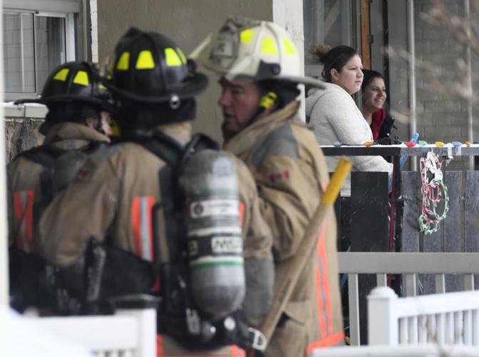 Two injured, cat killed in apartment fire on Hamilton Mountain