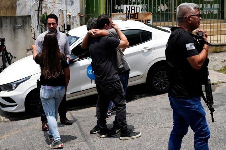Huge raid on Rio gang leaves at least 60 people dead and 81 under arrest