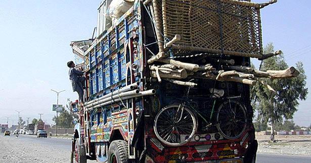 190,000 flee Pakistani borders: UN report