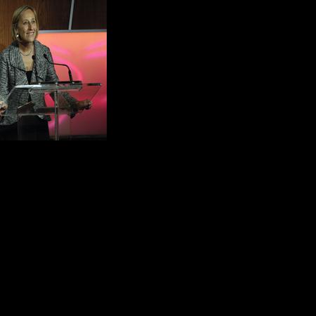 Elizabeth Hay wins Giller book prize