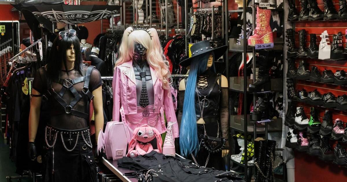 Goth and rave fans flock to Borderline Plus