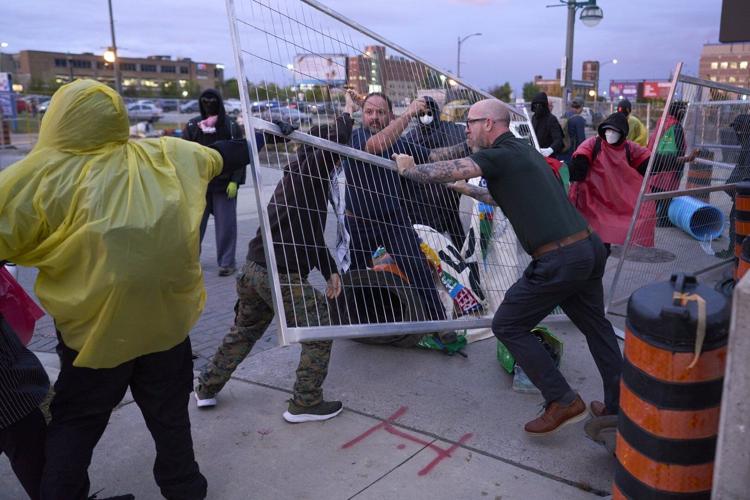 Protesters disperse after blocking entry to London, Ont., defence ...