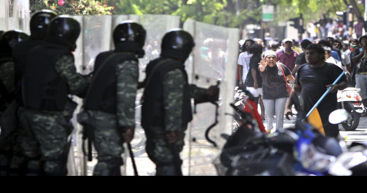 Maldives protests greet opening of Parliament