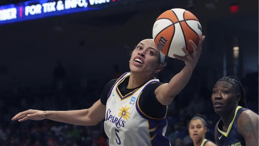Los Angeles beats Dallas 79-61 behind Hamby, Ogwumike