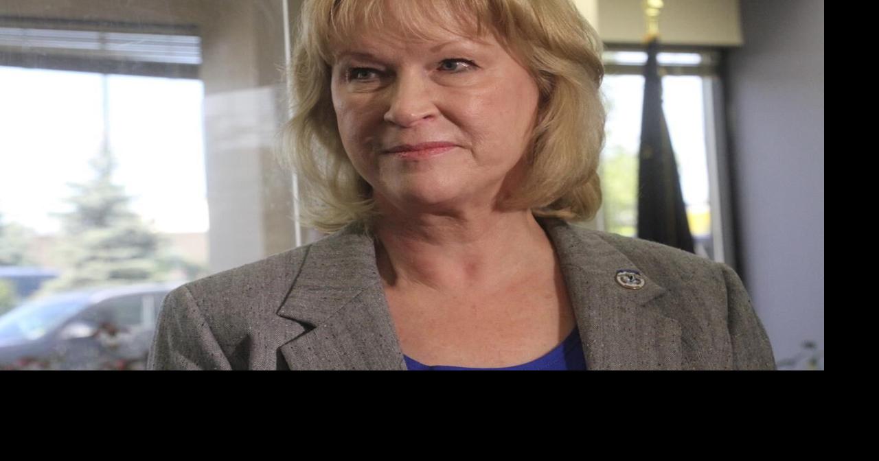 Alaska Lt. Gov. Nancy Dahlstrom joins the race for the state's only US ...
