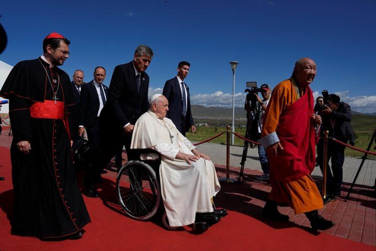 Pope gives 'noble' Chinese people a shoutout at Mass in Mongolia in bid ...