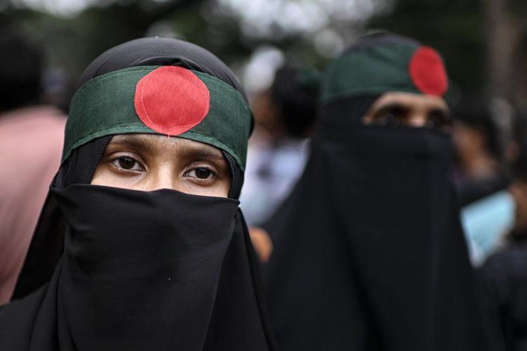 Students rally in Dhaka, pledge to build a 'new Bangladesh' amid political uncertainty