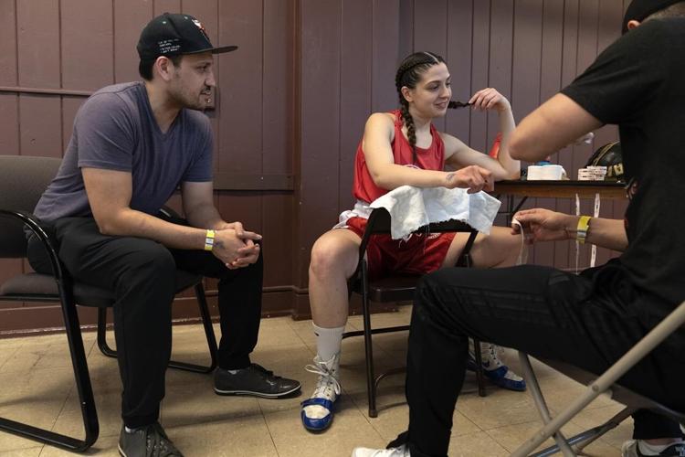Chicago Golden Gloves shines spotlight on female boxers