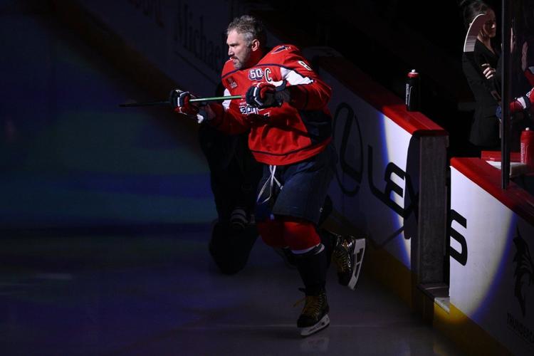 Alex Ovechkin finishes the 'GR8 Chase' by breaking Wayne Gretzky's NHL ...
