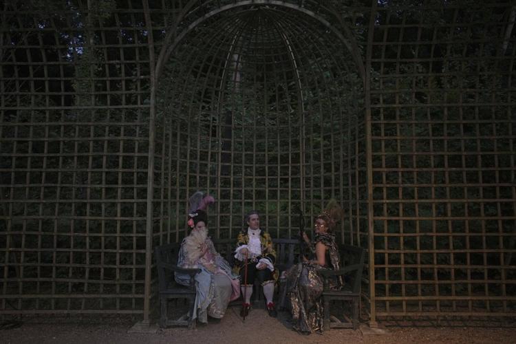 2,500 revelers in baroque costumes dance until dawn at Versailles ...