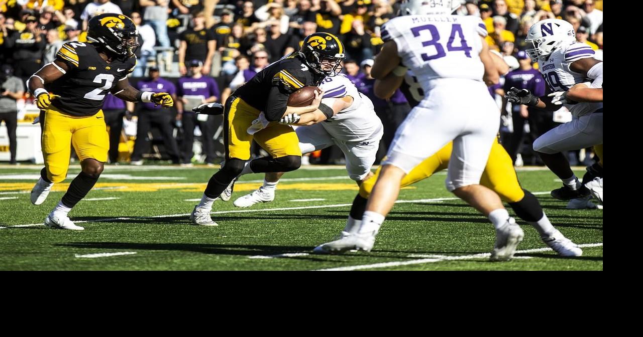Petras, Stevens help Iowa defeat Northwestern, 33-13