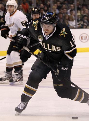Vancouver Canucks acquire centre Derek Roy from the Dallas Stars