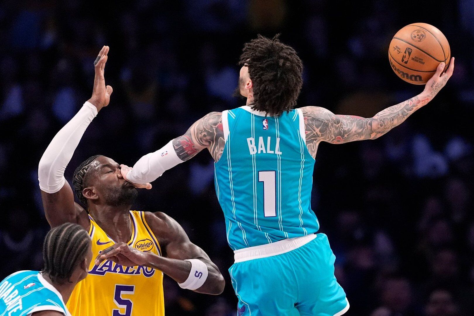 LaMelo Ball hits 9 3-pointers to lead Hornets to surprising 135-117 win ...