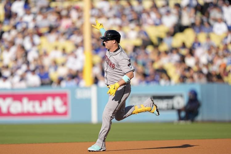 Christian Walker extends home run tear at Dodger Stadium, helps ...