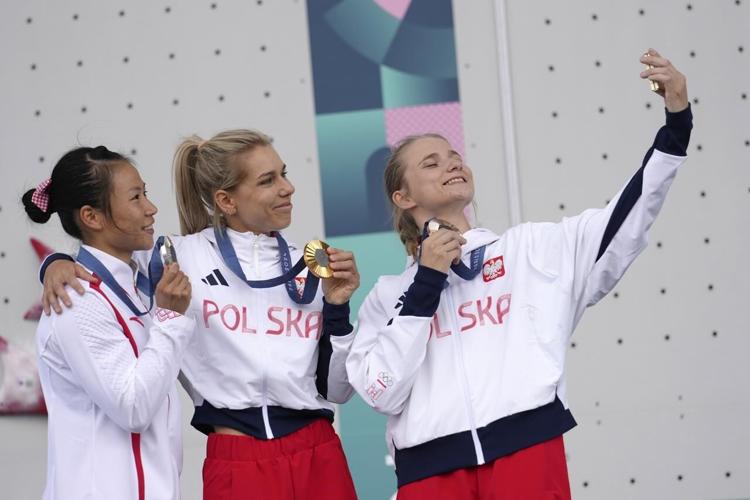 Speed sport climber Aleksandra Miroslaw wins Olympic gold 2 days after ...