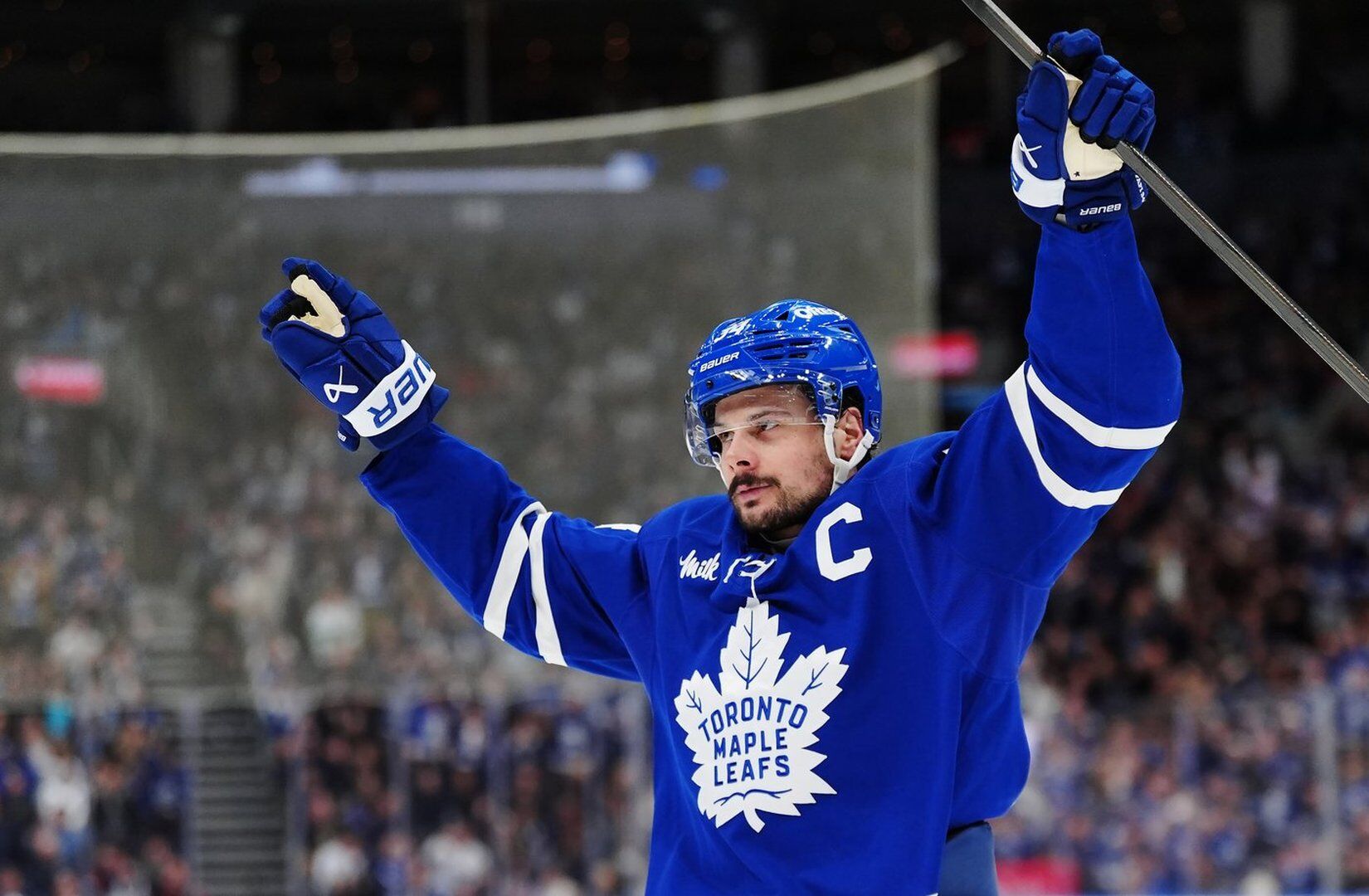 Matthews shines, pulls within one of franchise goals record as Leafs ...