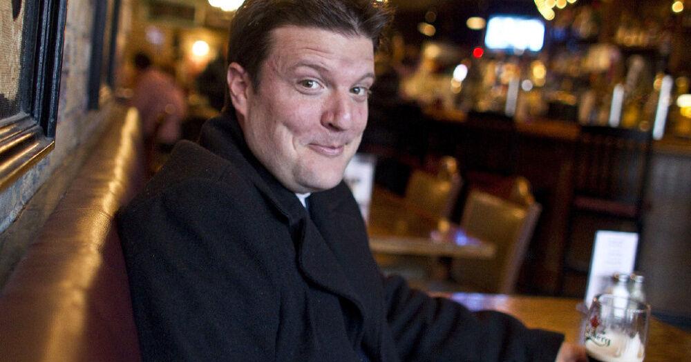 Comedian explains what drove him off the stage