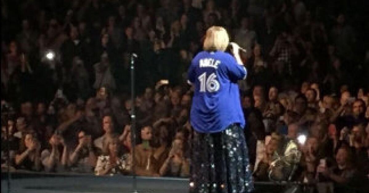 Jays’ Josh Donaldson tweets ‘Hello’ to Adele