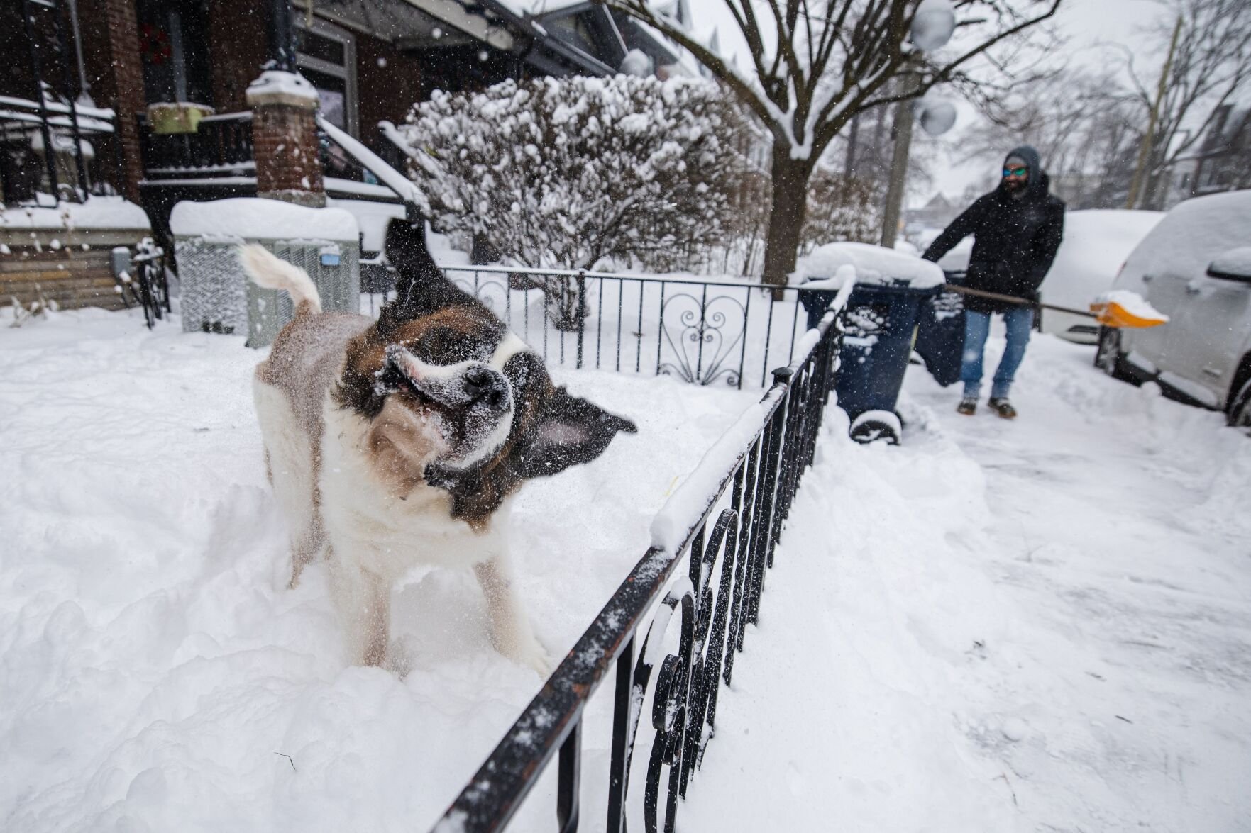 Toronto snowfall warning live: Major commute, travel delays