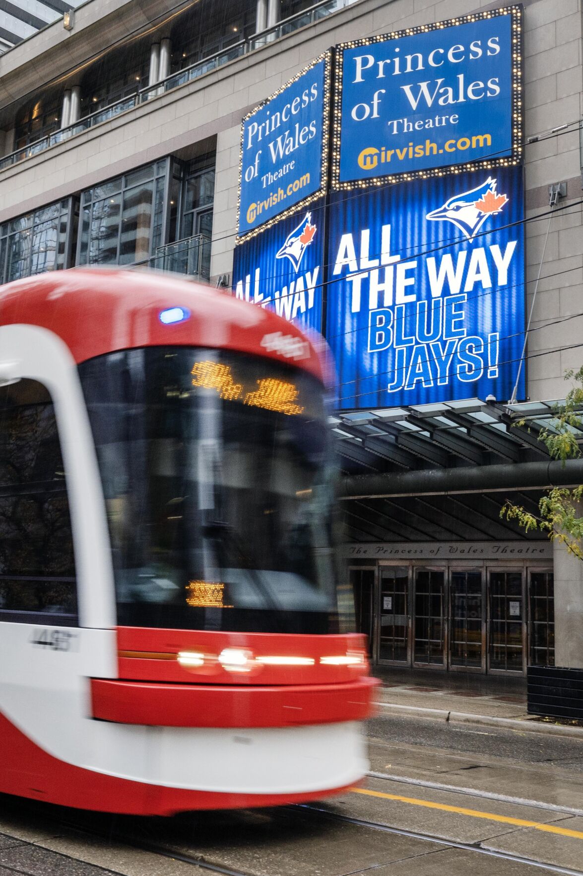 Jays fans call out TTC, Metrolinx for few options post Game 7