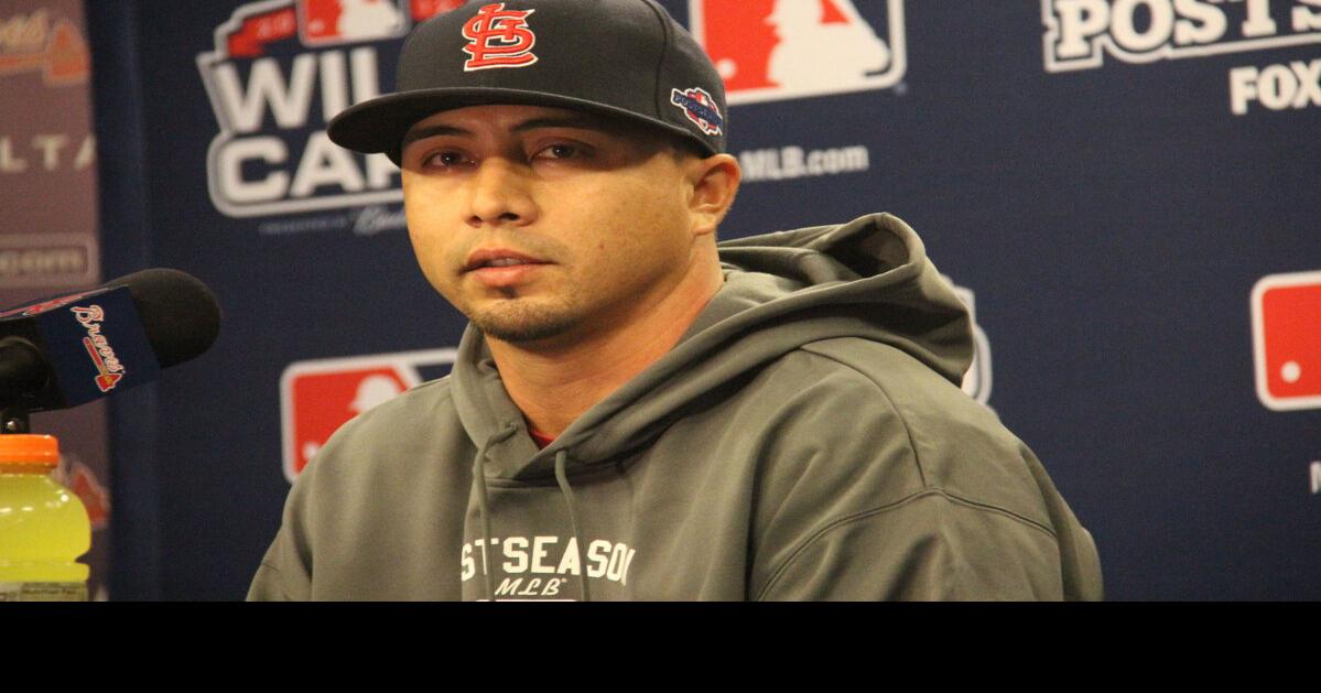 Free-agent pitcher Kyle Lohse signs with Milwaukee Brewers