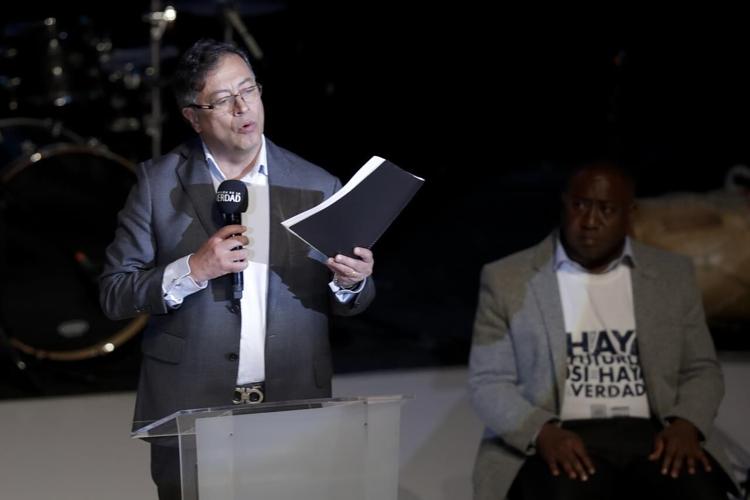 Colombia truth commission gives scathing report on civil war