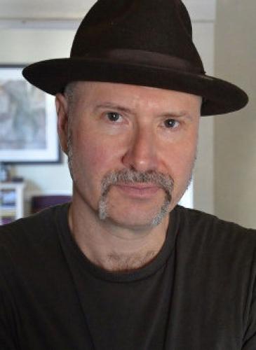 Tales of guitar greats make familiar feel new