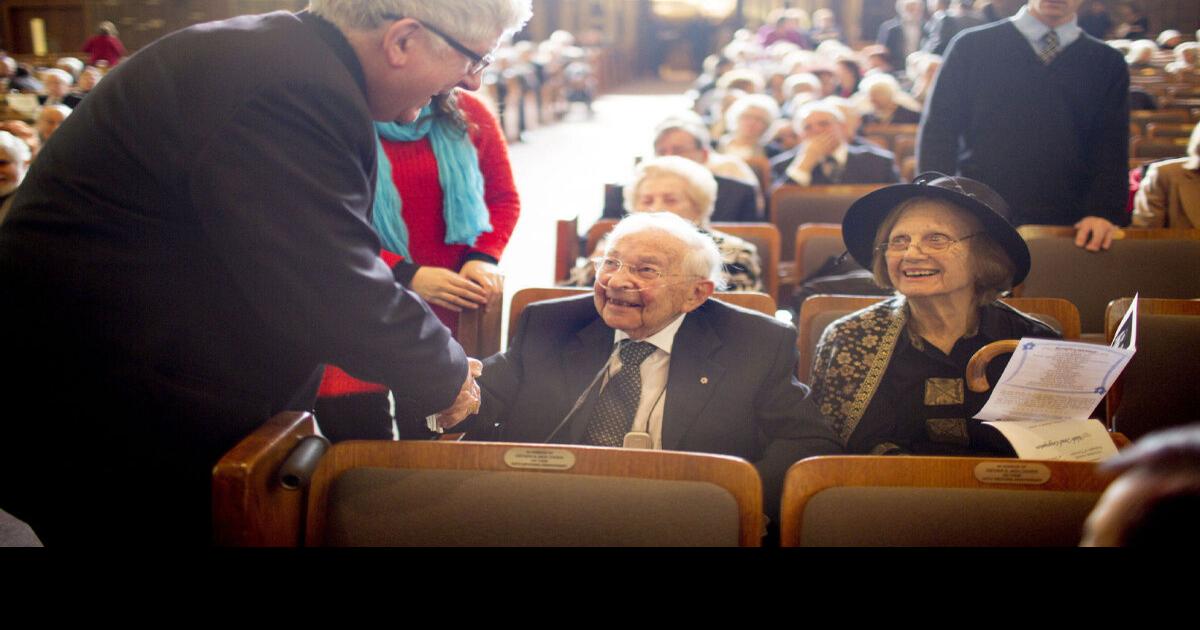 Pope gives rare 'blessing' to Toronto rabbi, wife