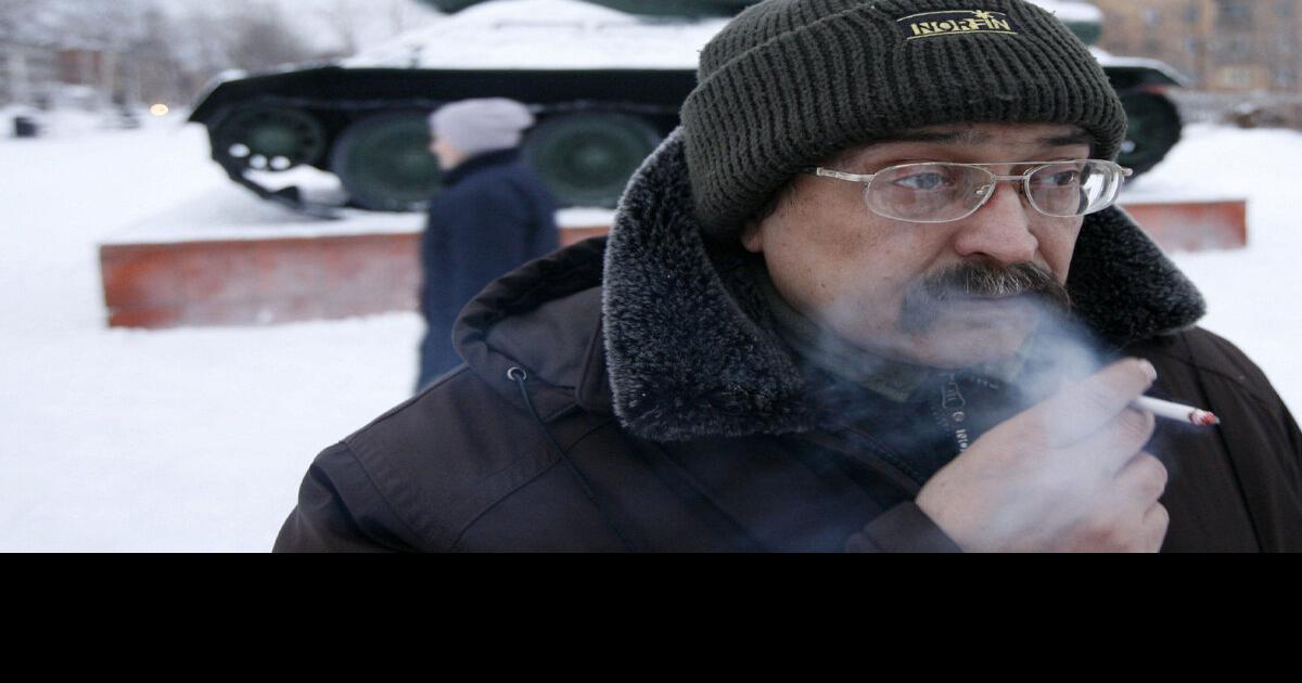 Russia’s Putin cracks down on smoking, tobacco sales