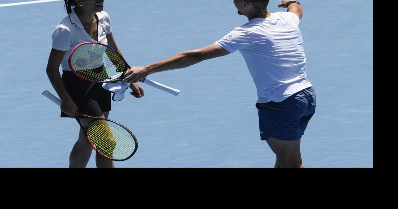 Hsieh Su-wei and Jan Zielinski win the mixed doubles title at the ...